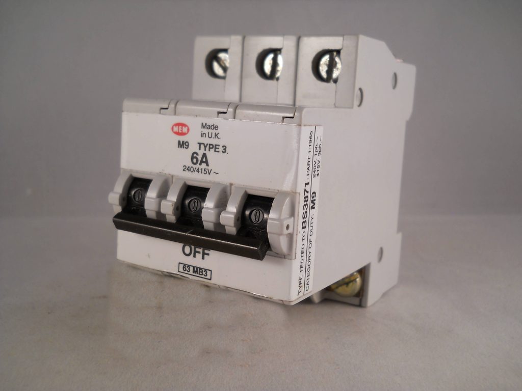 MEM MCB 6 Amp Type 3 Triple Pole 3 Phase Breaker 6A Memshield 3T063 ...