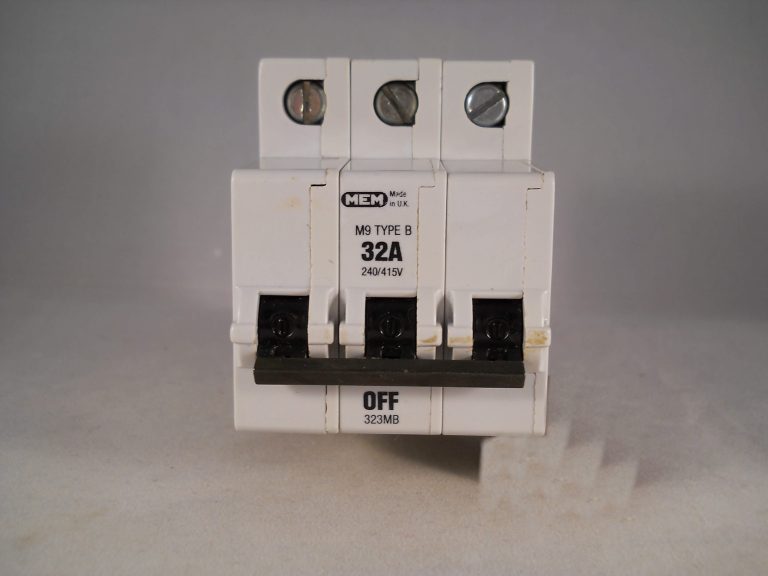 MEM MCB 32 Amp Type B M9 Triple Pole 3 Phase Breaker 32A Memshield 1 ...