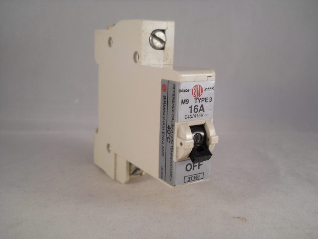 Bill MCB Type 3 16 Amp M9 Single Pole 16A Memshield Breaker 161MB3 ...