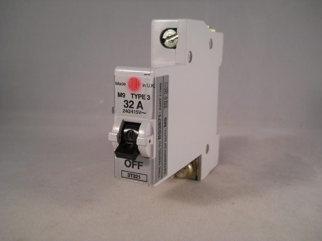 Bill MCB Type 3 32 Amp M9 Single Pole 32A Memshield Breaker 321MB3 ...