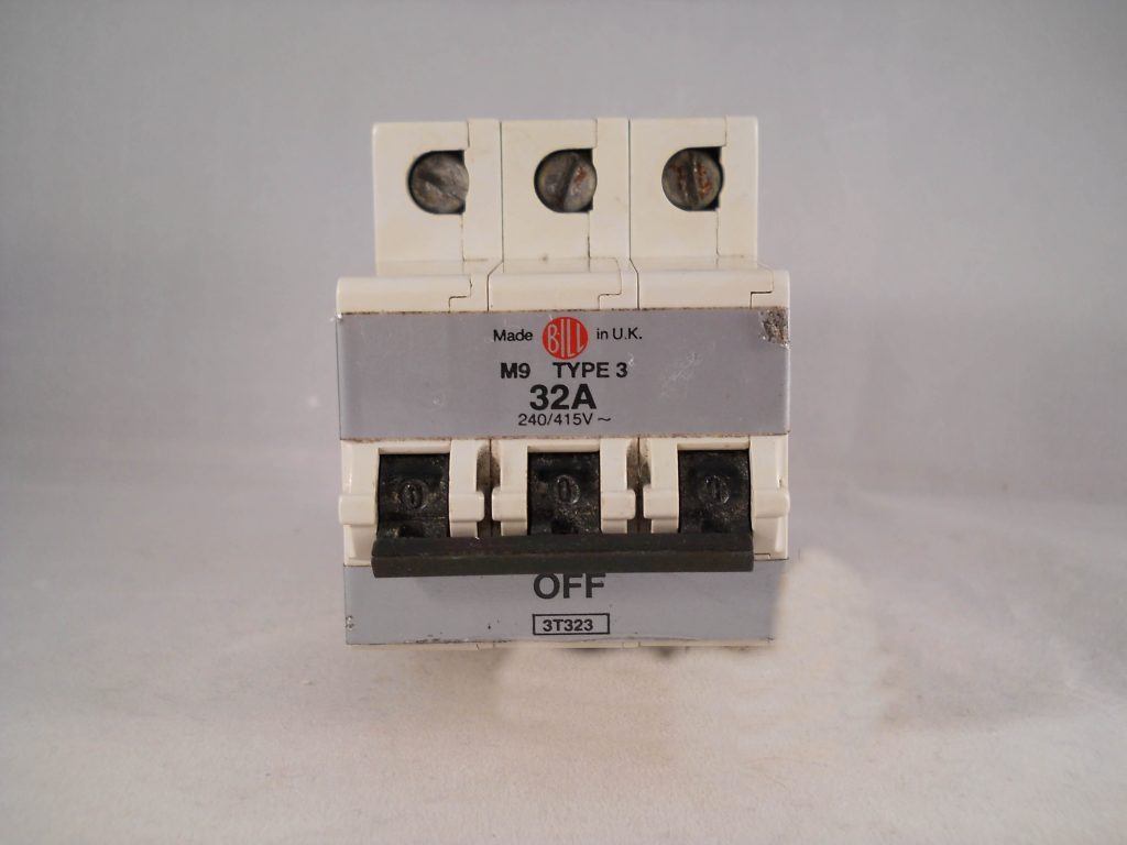 Bill MCB 32 Amp Type 3 M9 Triple Pole 3 Phase 32A Memshield 1 323MC ...