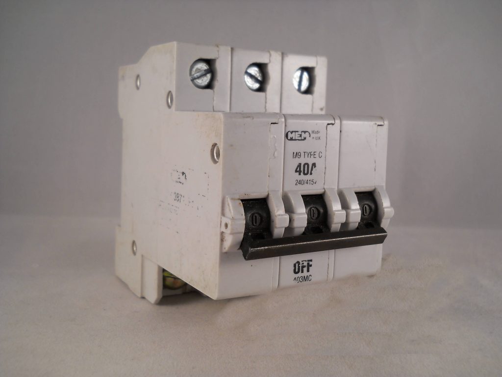 MEM MCB 40 Amp Type C Triple Pole 3 Phase M9 40A Memshield 3T403 403MB3 ...