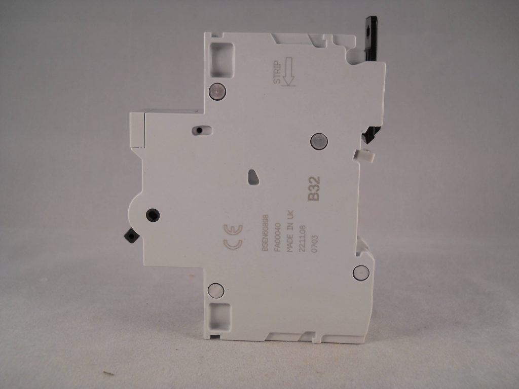 MEM Memshield 2 MCB 32 Amp Type B 32A Single Pole Circuit Breaker ...