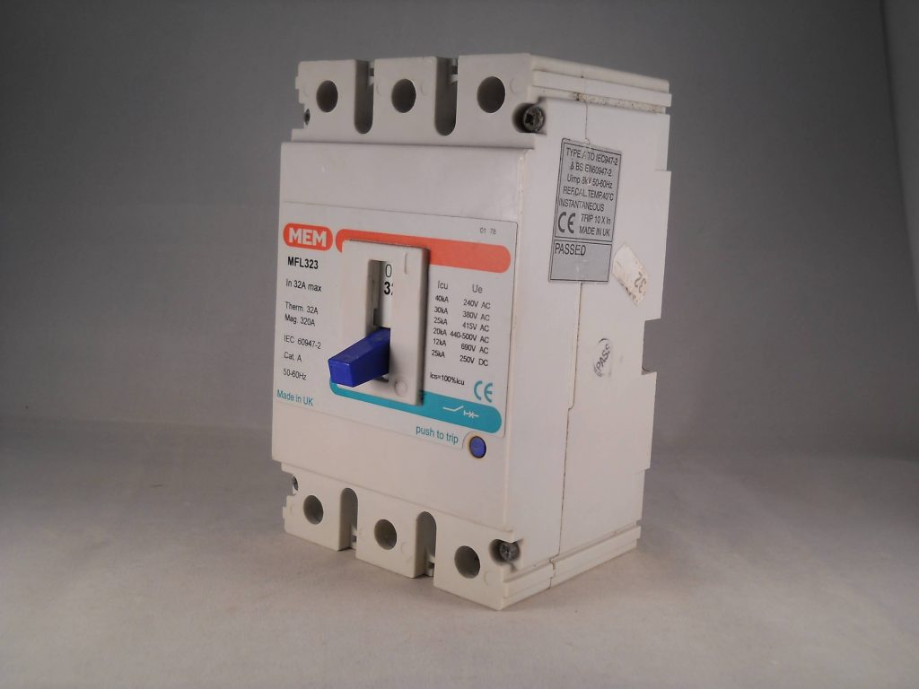 MEM MCCB 32 Amp Triple Pole 32A 3 Phase Breaker Bill TLF323 Memshield 2 ...