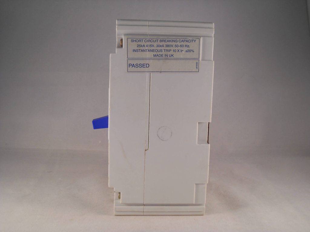 MEM 200 Amp Triple Pole 200A Moulded Case Switch Disconnector Memshield ...