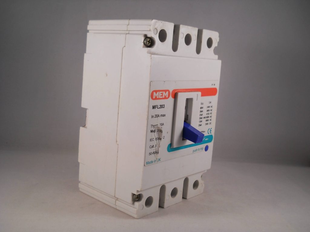 MEM MCCB 20 Amp Triple Pole 20A 3 Phase Breaker Bill TLF203 Memshield 2 ...