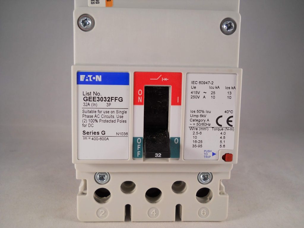 Eaton MCCB 32 Amp Triple Pole 32A 3 Phase Series G GEB3032FFG ...
