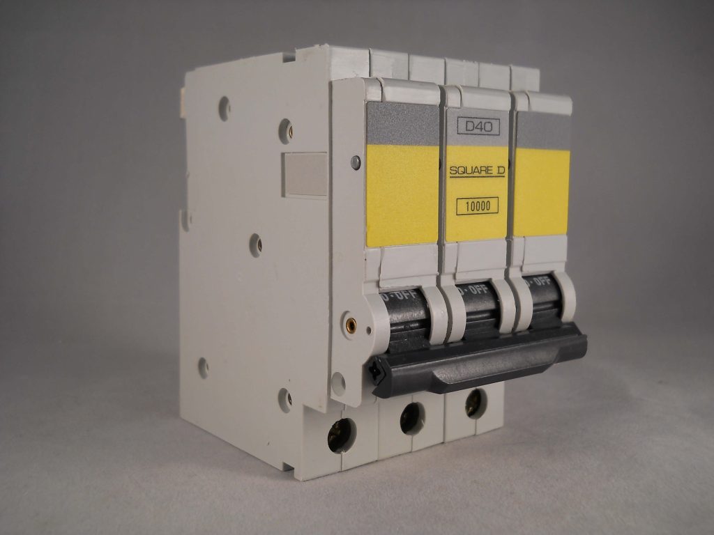 Square D QOE MCB 40 Amp Triple Pole 3 Phase Breaker Type D 40A ...