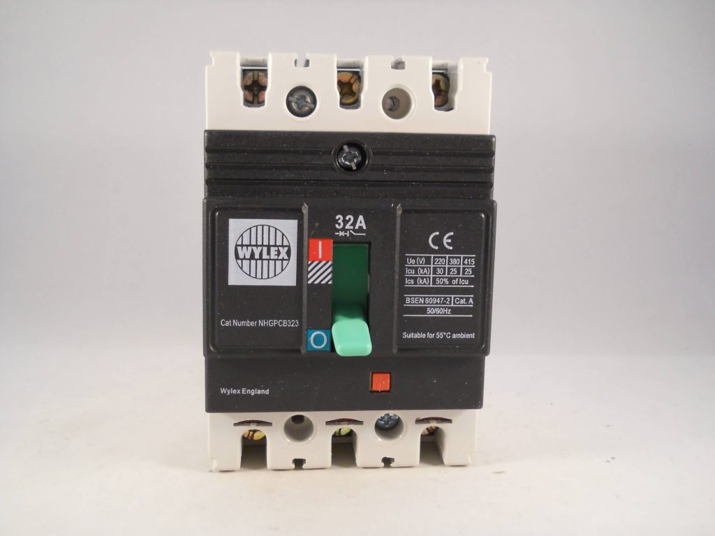 Wylex MCCB 32 Amp Triple Pole 3 Phase 32A G Frame NHGPCB323 - Willrose ...