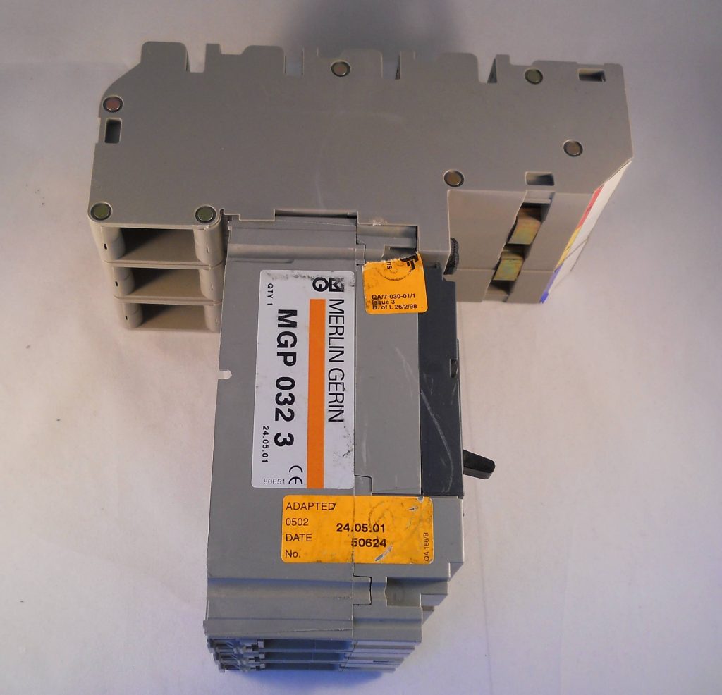 Merlin Gerin MCCB 32 Amp Triple Pole Compact 32A NS100N TM32D MGP0323 ...