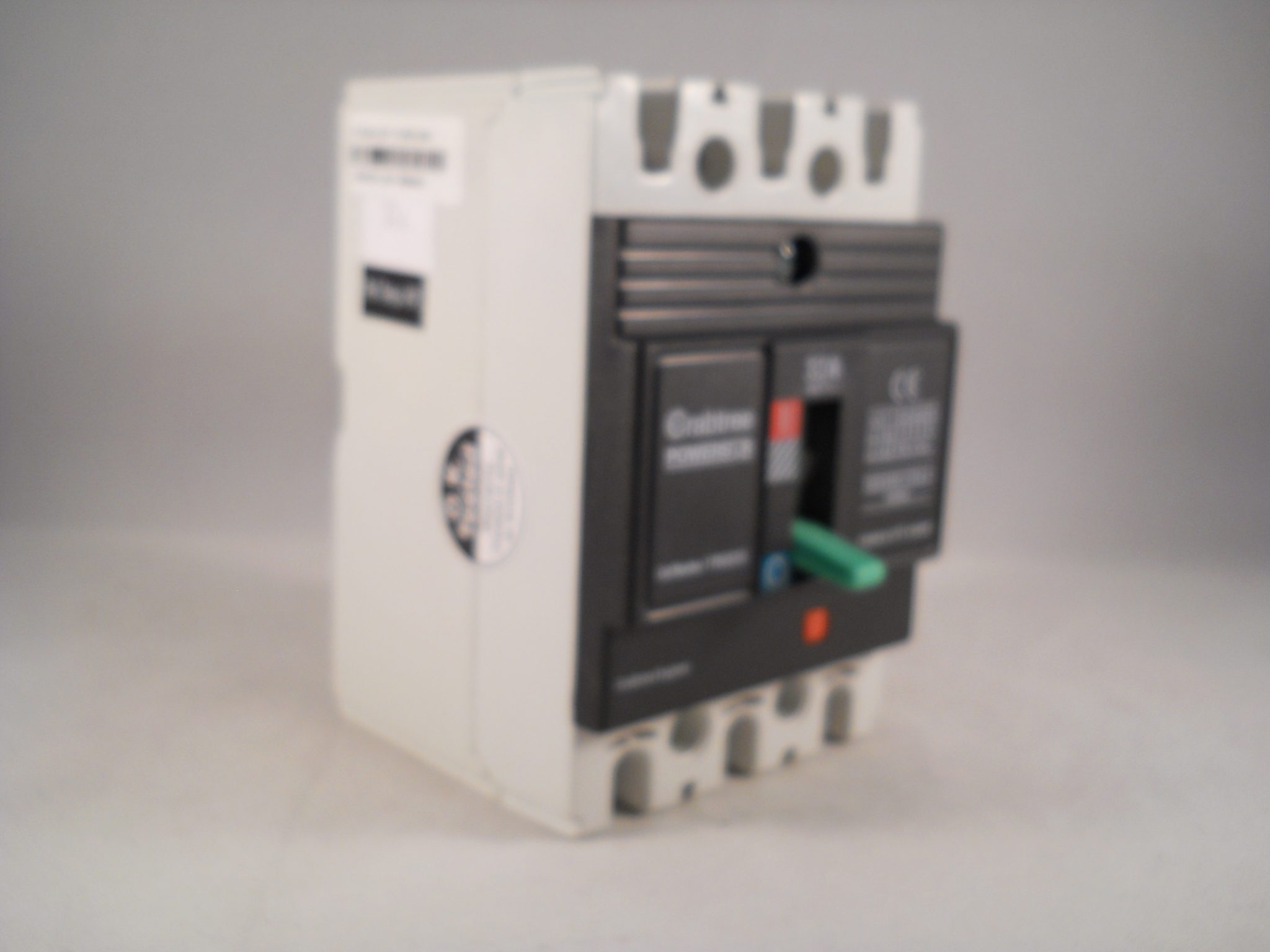 Crabtree Powerstar MCCB 32 Amp Triple Pole 3 Phase 32A G Frame 7PBGB332 ...