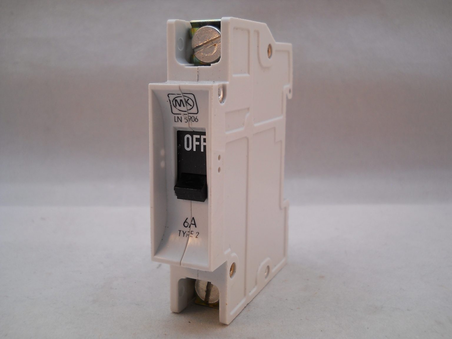 MK MCB 6 Amp Single Pole Circuit Breaker Type 2 6A Sentry LN5906 ...