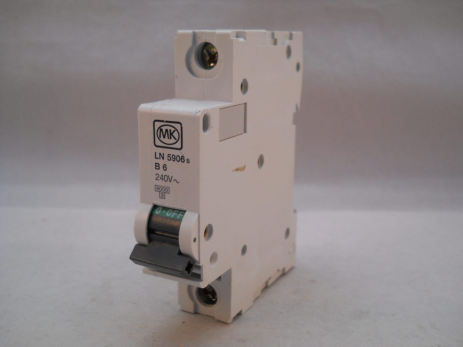 MK MCB 6 Amp Single Pole Circuit Breaker Type B 6A B6 Sentry LN5906S ...