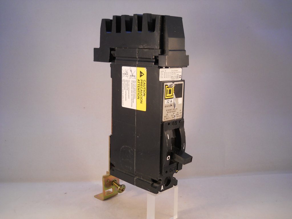 Square D MCCB 32 Amp Single Pole 32A i-Line Circuit Breaker SFA1032A ...