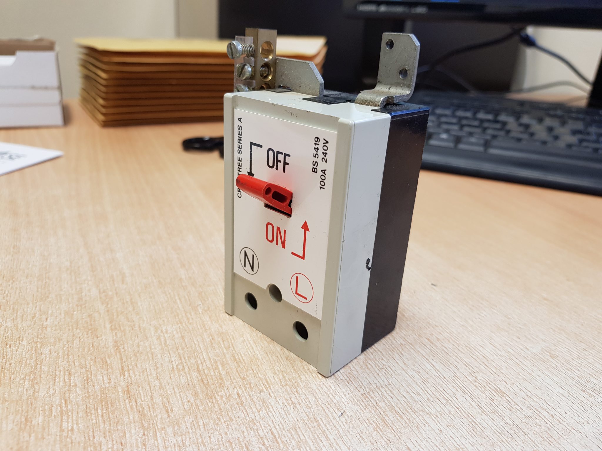 Crabtree C50 100 Amp Main Switch Disconnector 100A Double Pole 80/1 ...