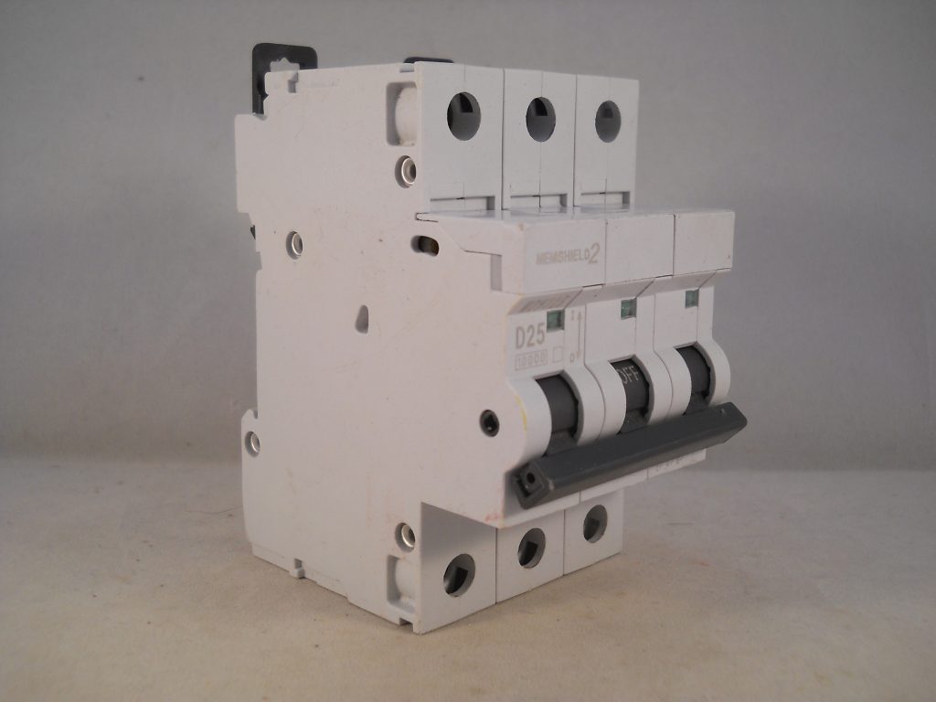MEM MCB 25 Amp Triple Pole 3 Phase Breaker Type D 25A D25 Memshield 2 ...