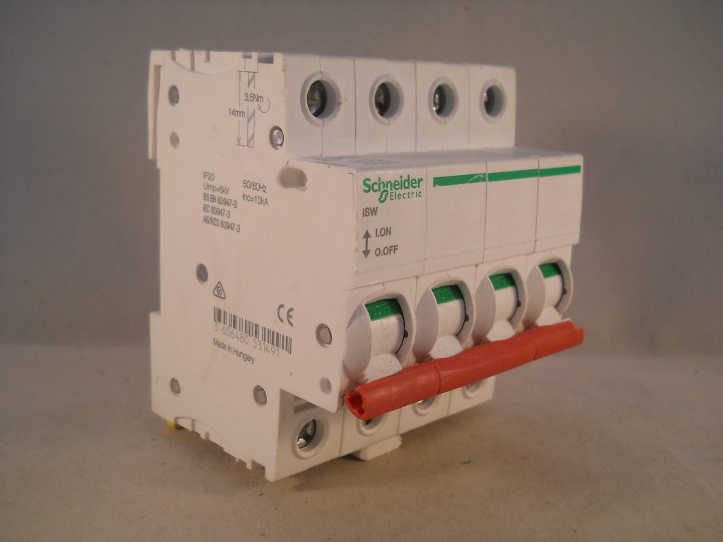 Schneider 125 Amp Main Switch Isolator 125A Four Pole ISW A9S66492 ...